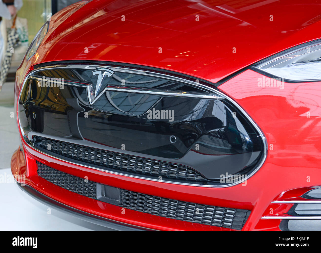 Tesla motors nyc hi-res stock photography and images - Alamy