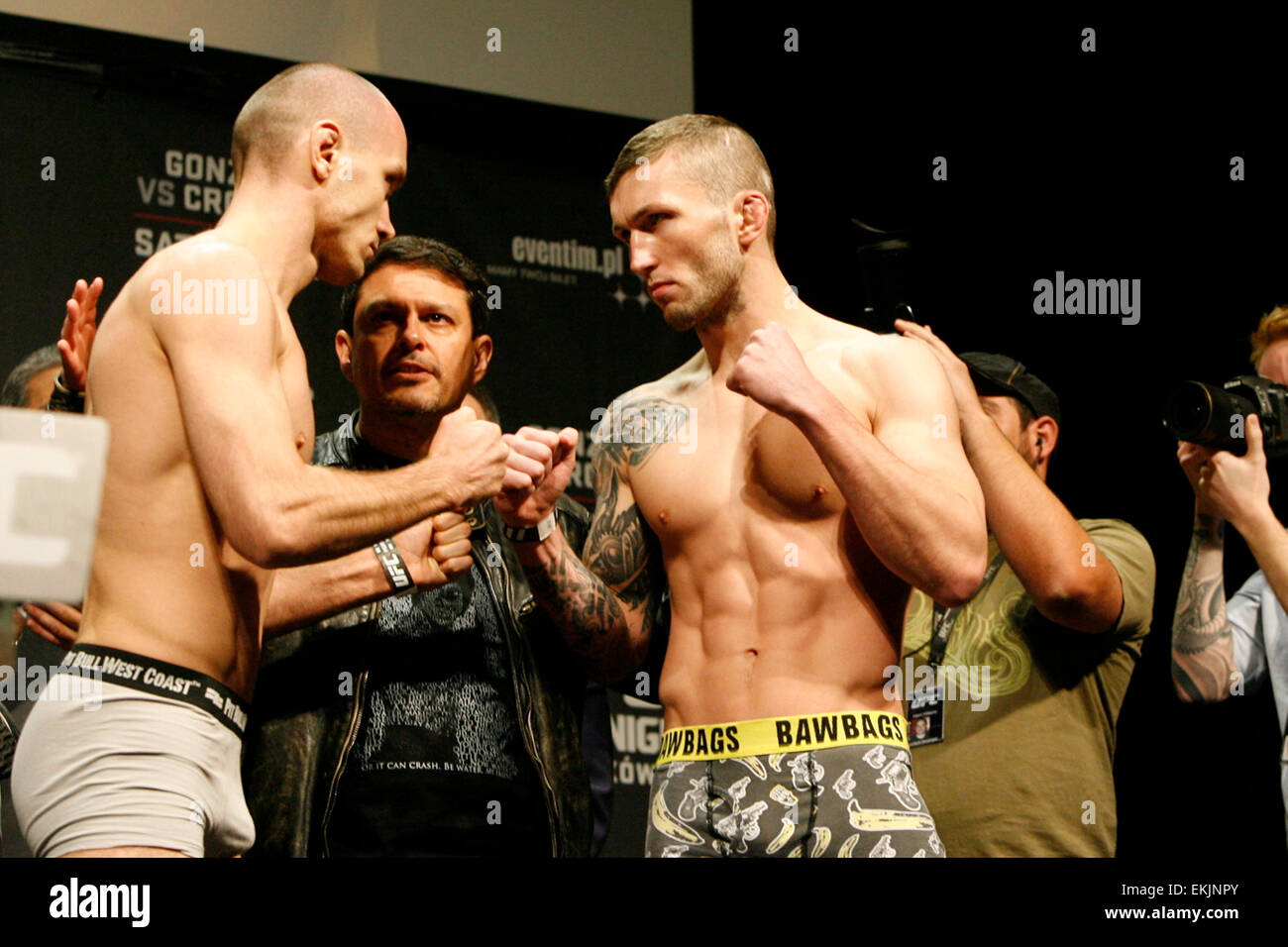 Kraków, Poland. 10th April, 2015. Marcel Bandel and Stevie Ray face off ...
