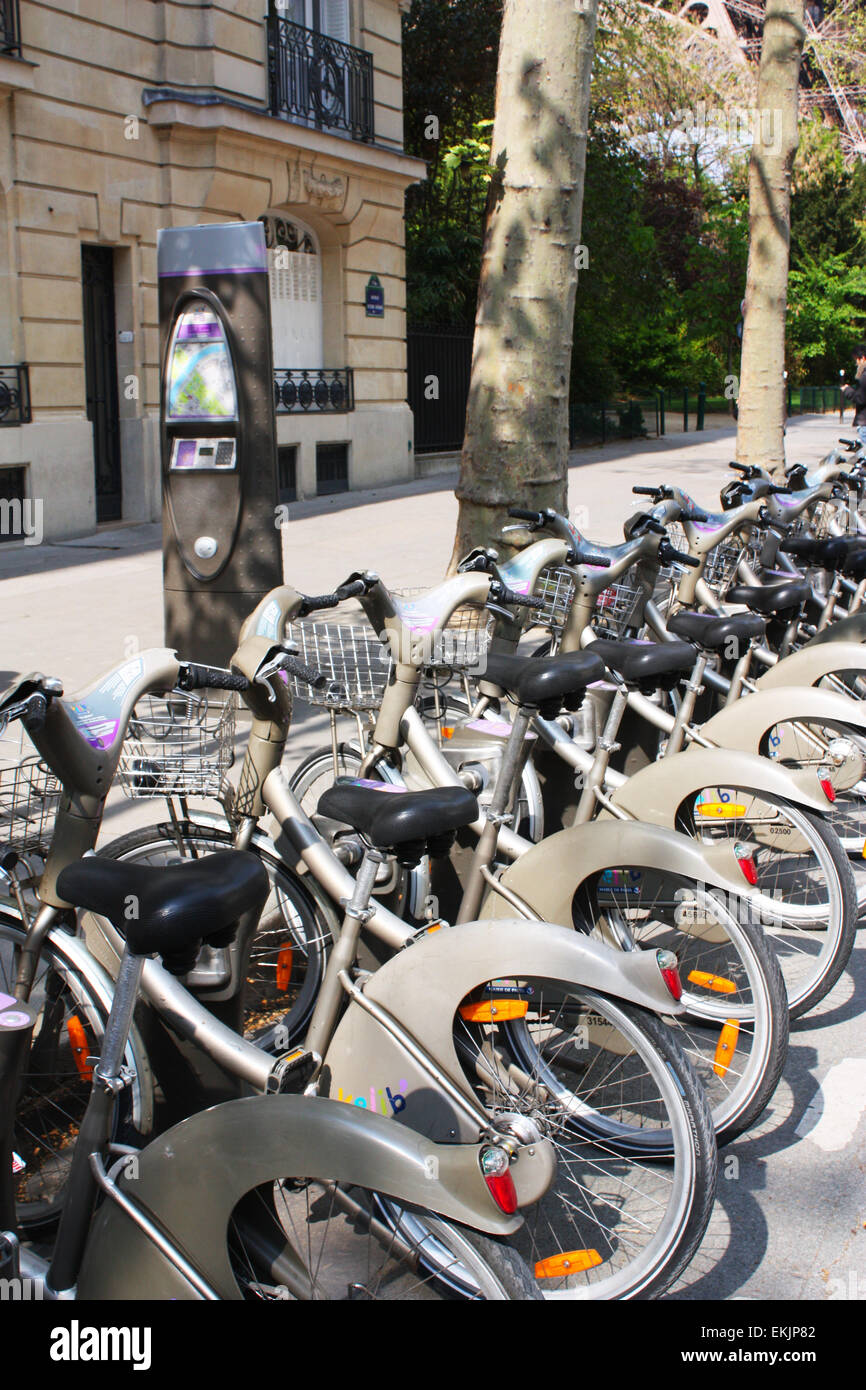 Cycle in Paris, France Stock Photo - Alamy