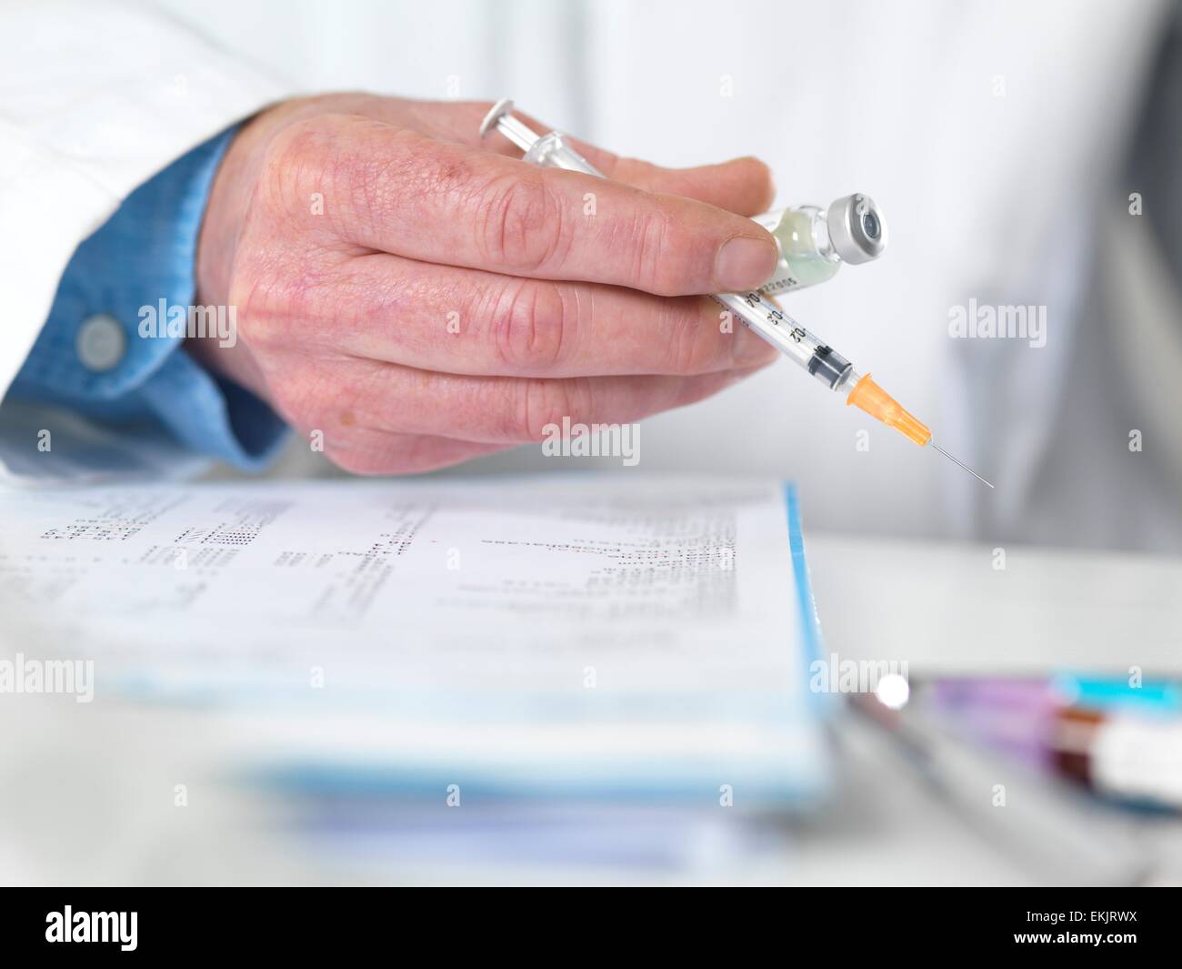 Hypodermic needle protection hi-res stock photography and images - Alamy