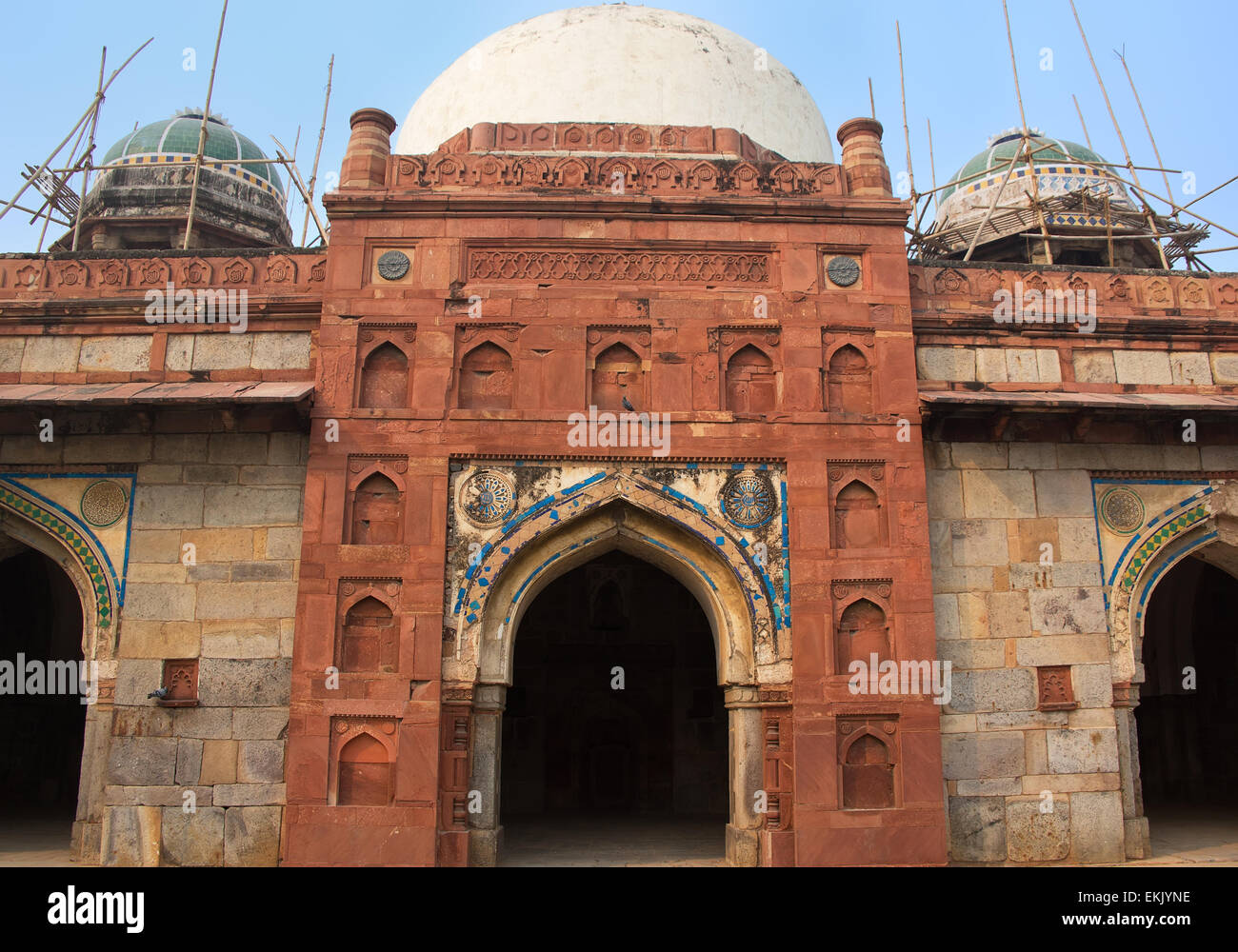 Close view of Isa Khan Niyazi mosque at Humayun's Tomb complex, Delhi ...