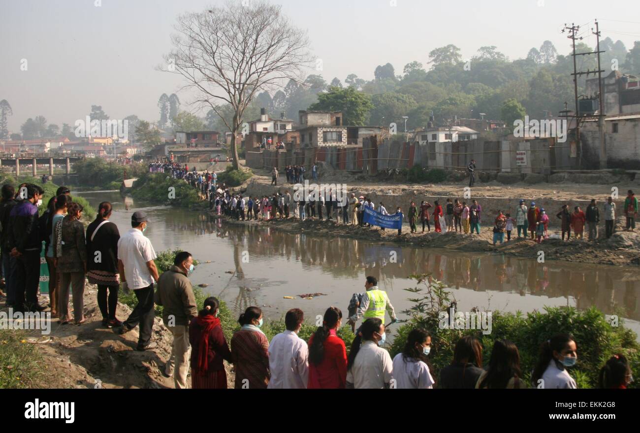 Human chain in sea hi-res stock photography and images - Alamy