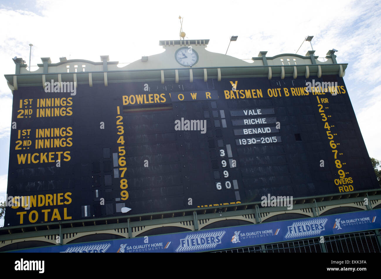 Cricket scoreboard hi-res stock photography and images - Alamy