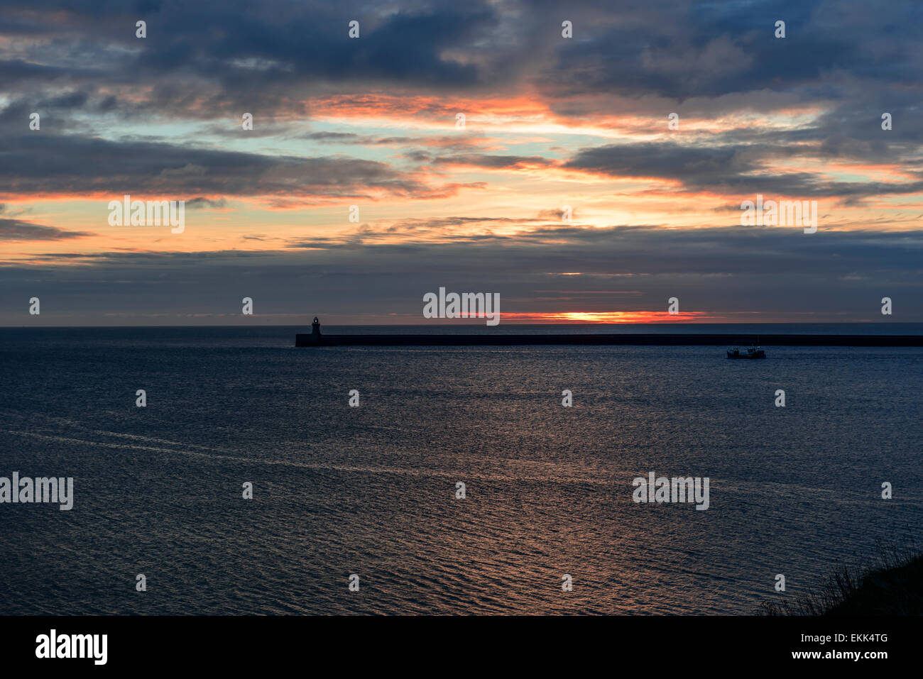 Tyne piers hi-res stock photography and images - Alamy