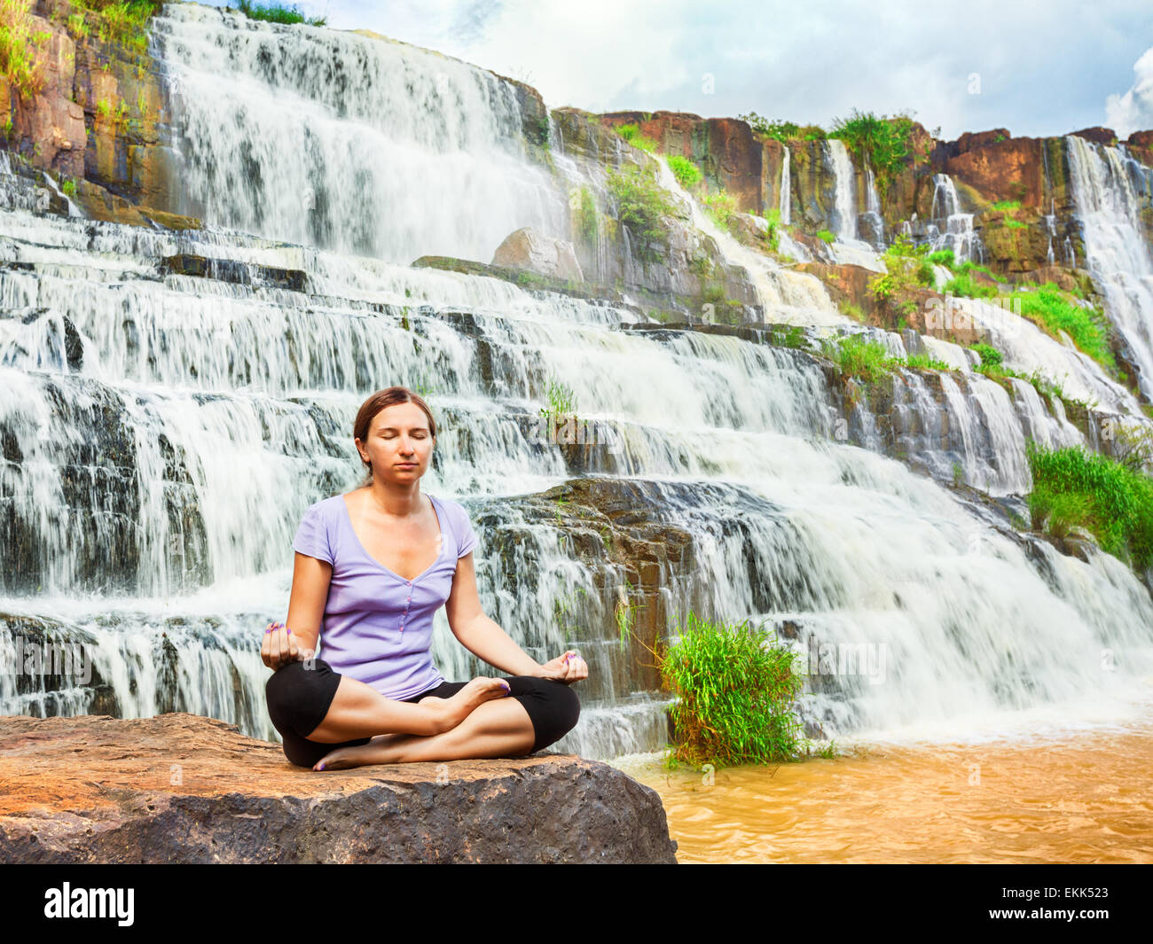 Woman pool waterfall green hi-res stock photography and images - Alamy