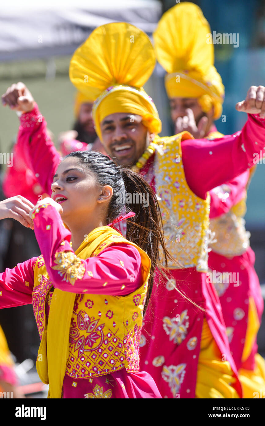 Traditional sikh martial arts hi-res stock photography and images - Alamy