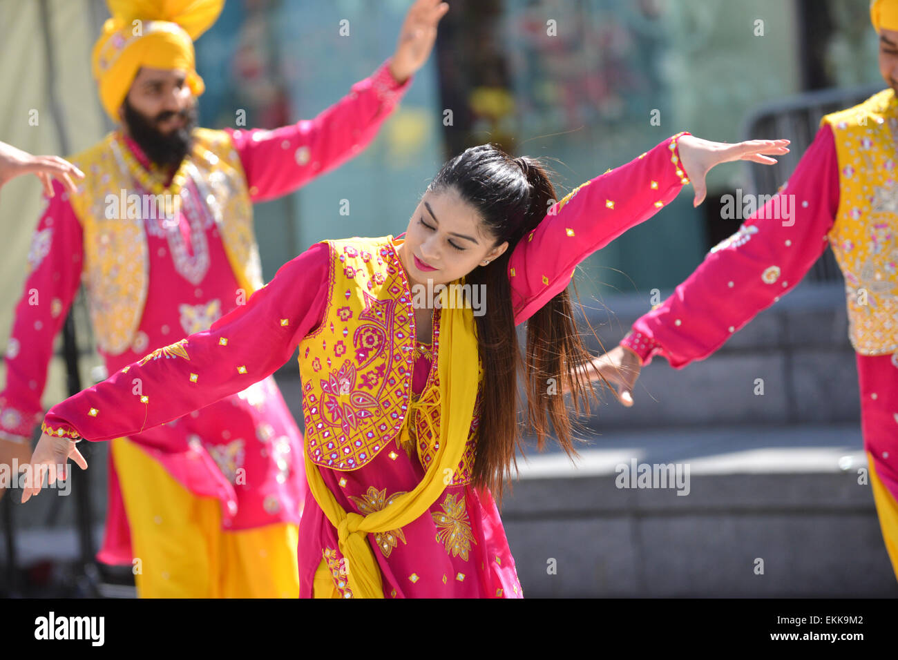 Traditional sikh martial arts hi-res stock photography and images - Alamy