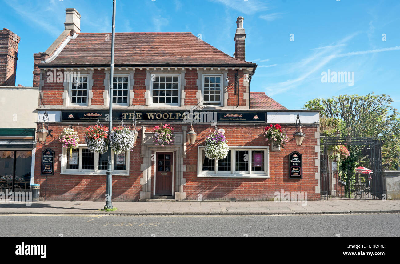 Woolpack pub hi-res stock photography and images - Alamy