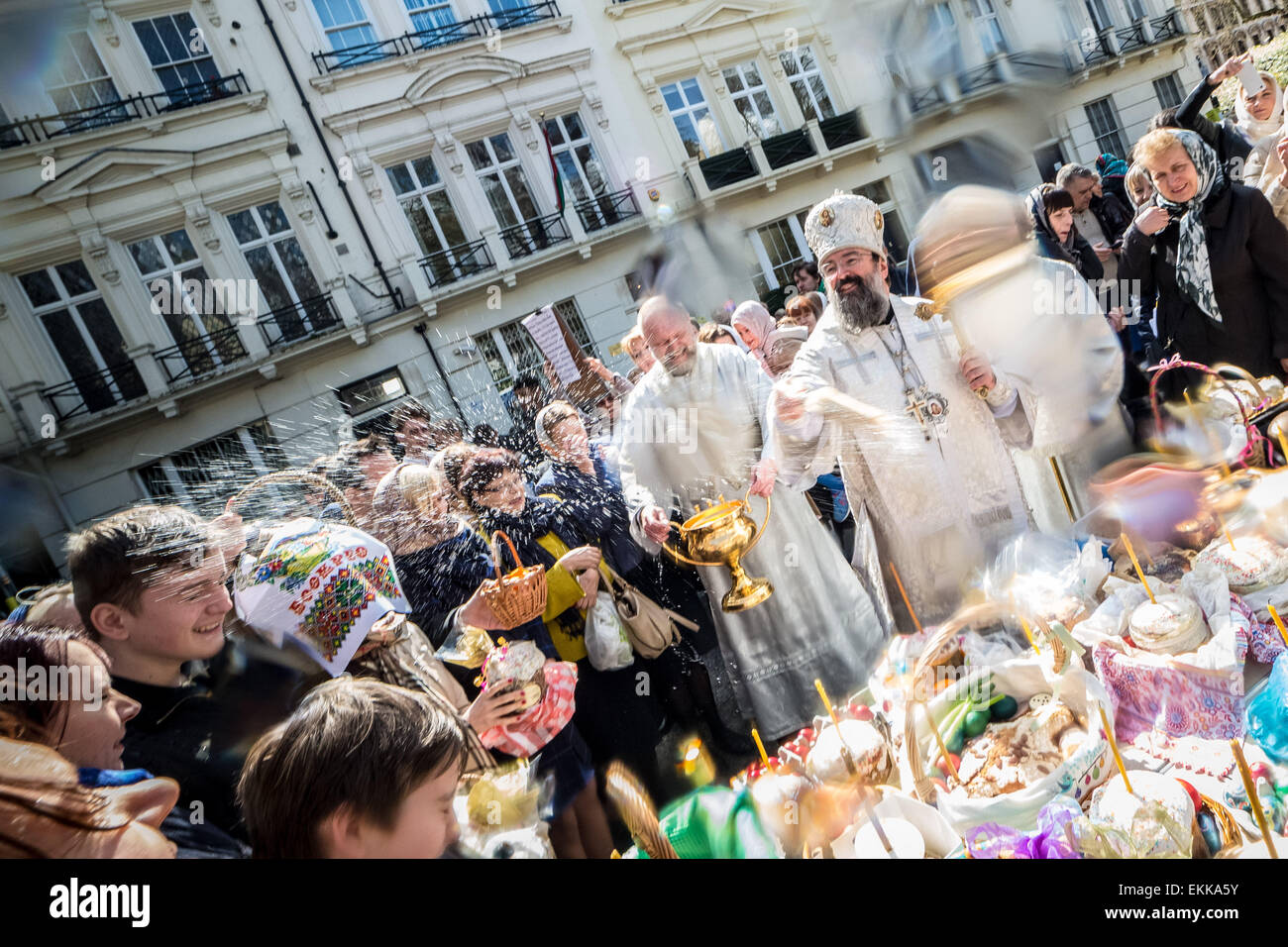 British based Russians and other eastern Orthodox Christians gather ...