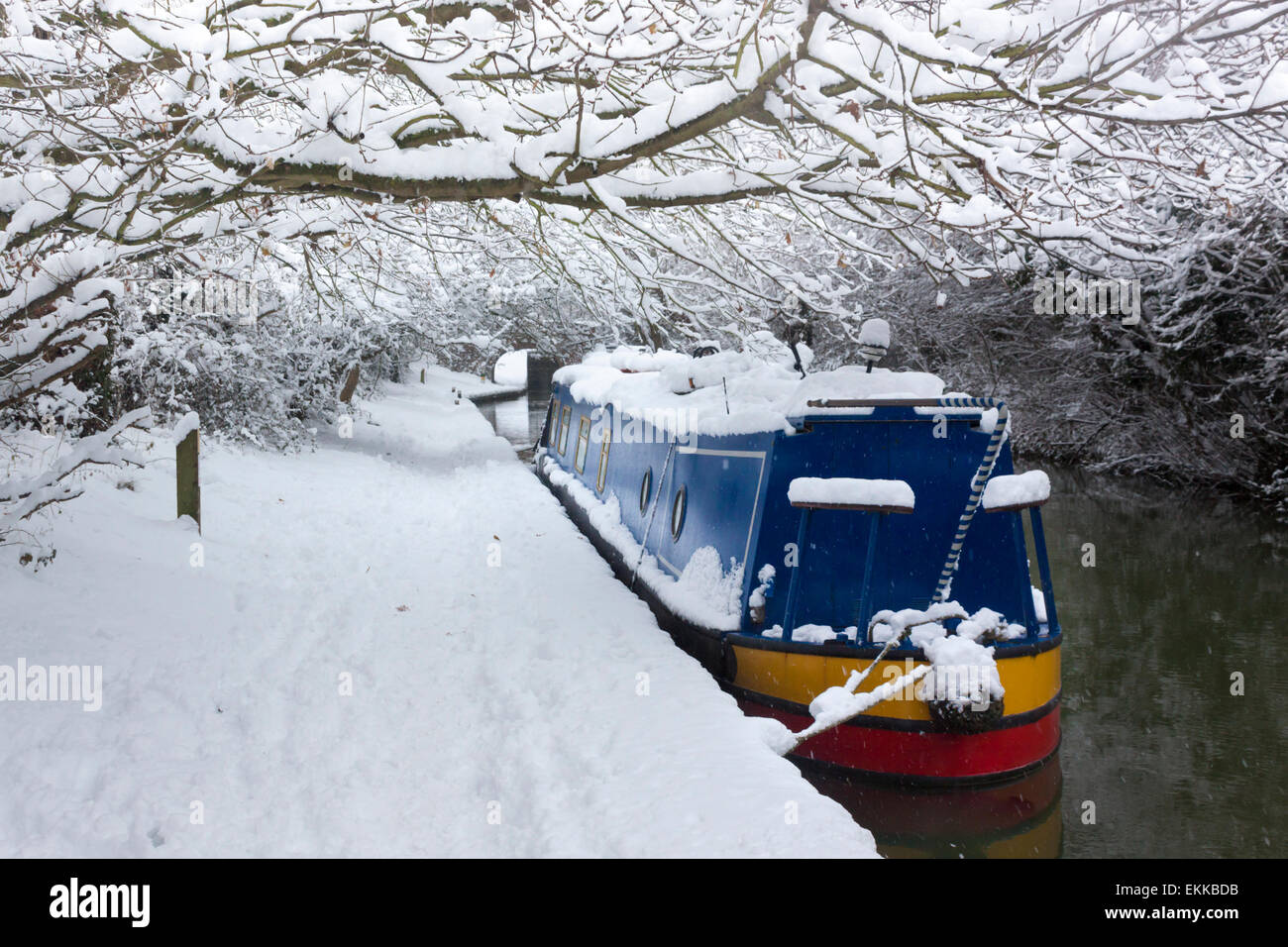 Barge canal mooring people bridge hi-res stock photography and images ...