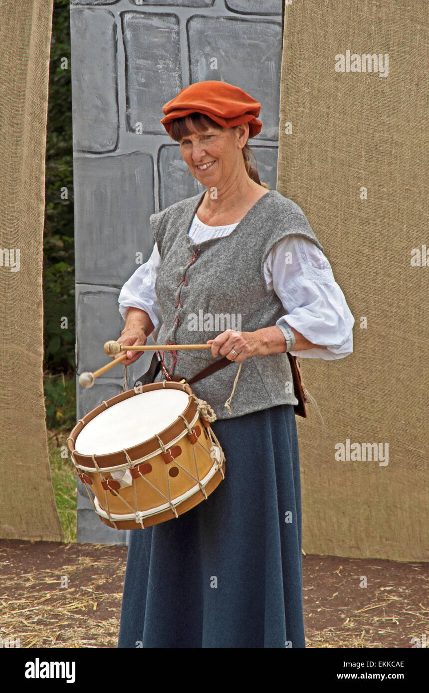 Medieval dance hi-res stock photography and images - Alamy