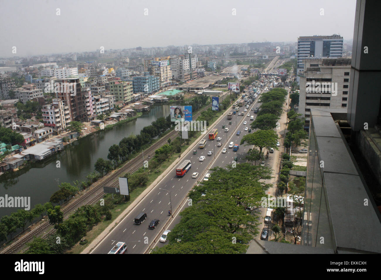 An overview of Dhaka city, the fastest population growth among the ...