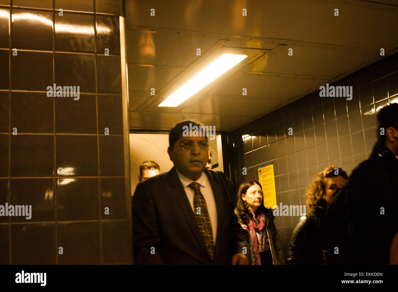 Commute london hurry hi-res stock photography and images - Alamy