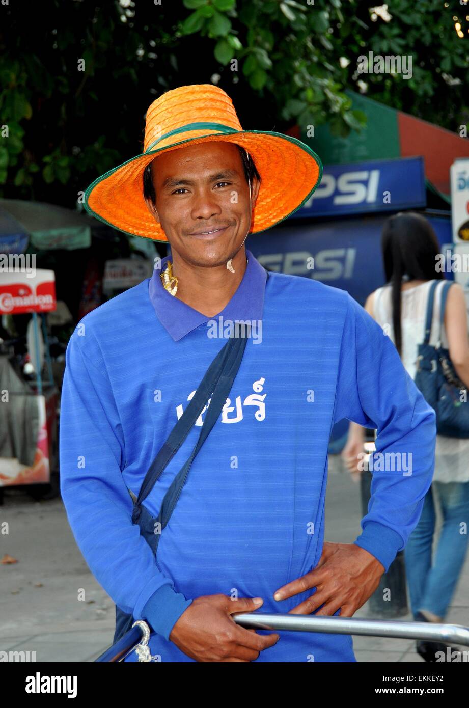 Bangkok thailand thai man wearing hi-res stock photography and images ...