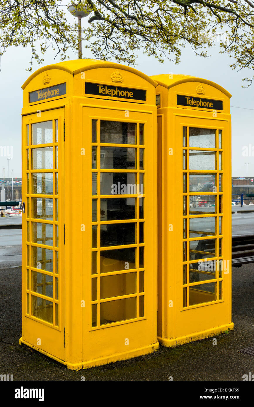 Yellow telephone boxes hi-res stock photography and images - Alamy