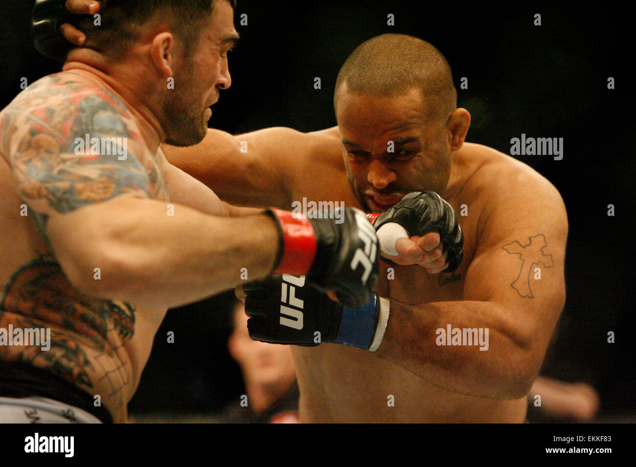 Hamilton beat Omielanczck in the Heavyweight Fighting at UFC Fight ...