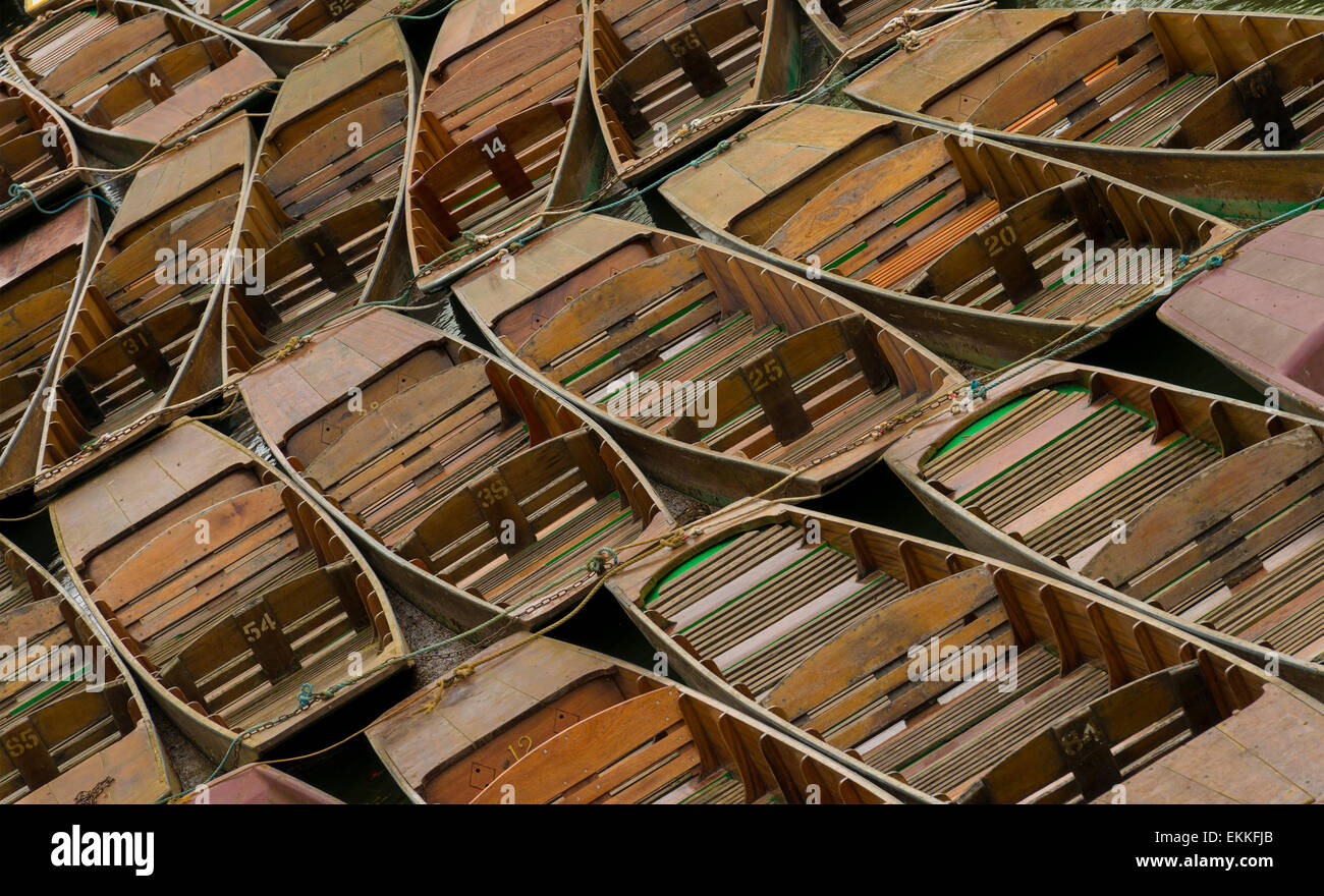 Traditional wooden punts on the river Thames, Oxford, UK Stock Photo ...