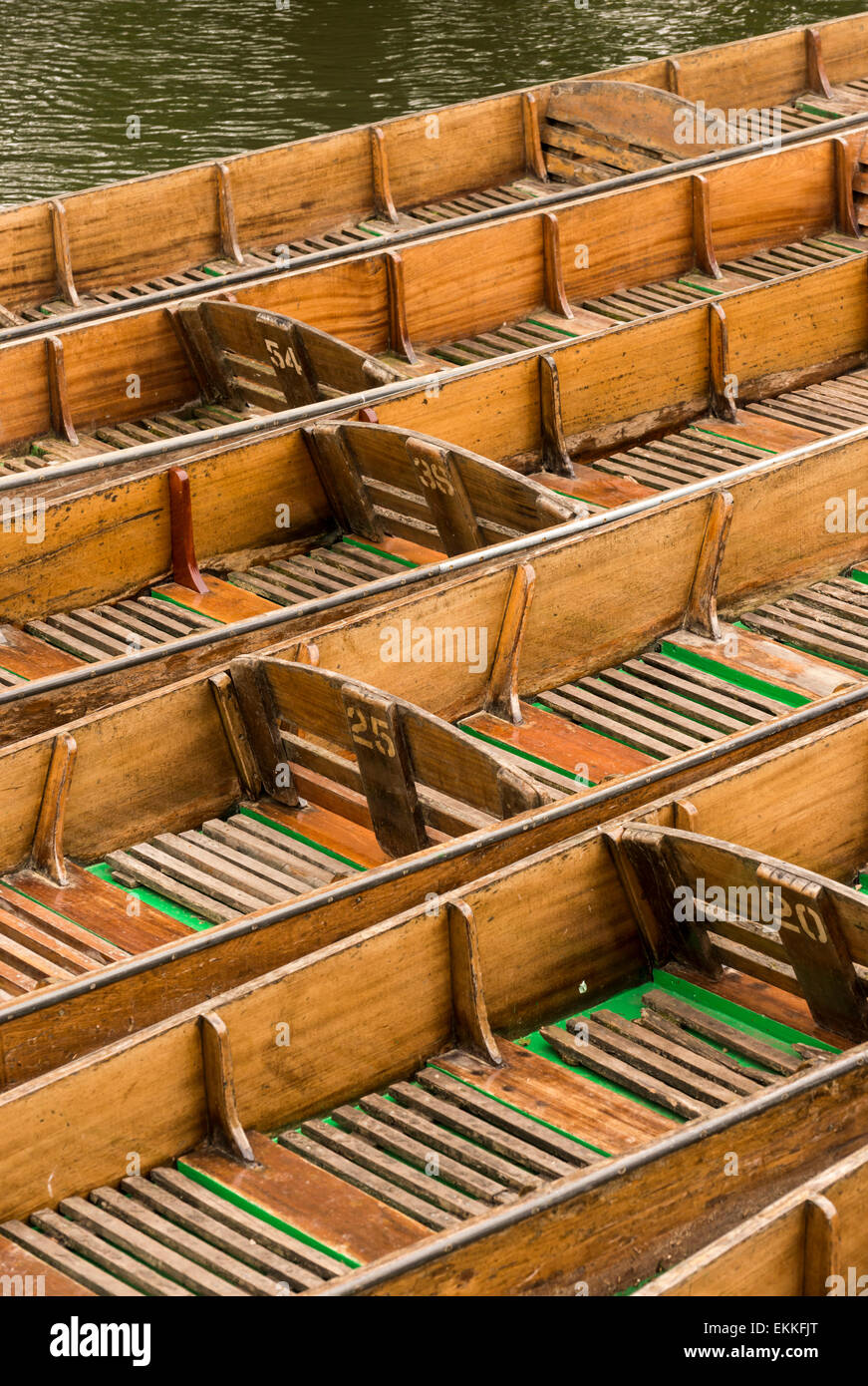 Oxford traditional punts hi-res stock photography and images - Alamy