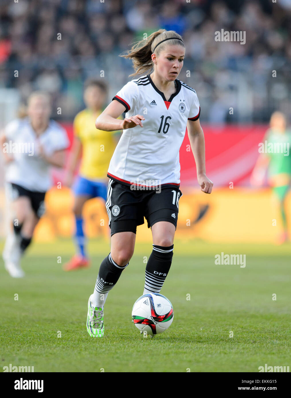 Fuerth, Germany. 8th Apr, 2015. Germany's Melanie Leupolz in action ...