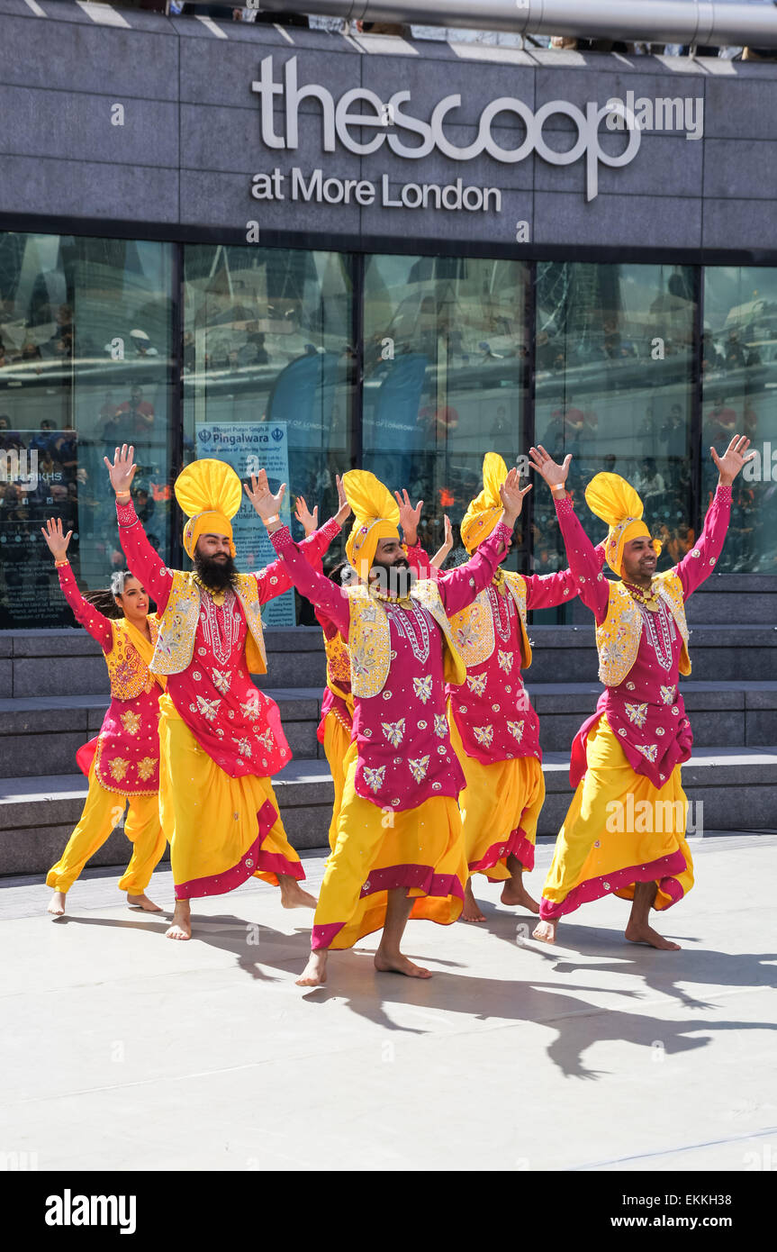 Celebrating sikh festivals hi-res stock photography and images - Alamy