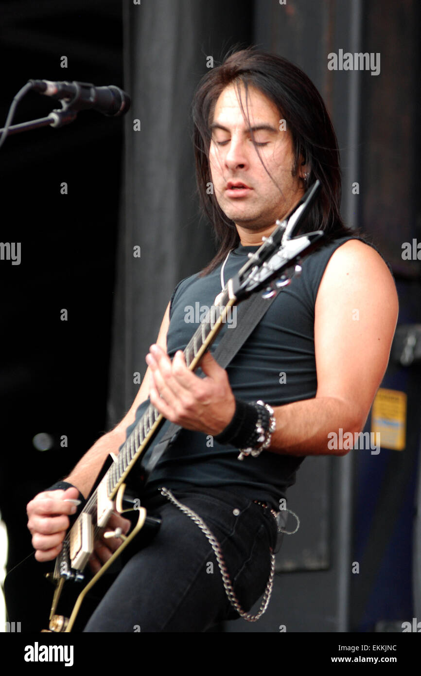 Louder Than Life Festival - Day 2 - Performances - Hellyeah Featuring ...