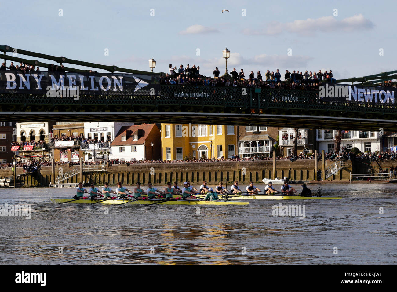 London, UK. 11th Apr, 2015. BNY Mellon Boat Races Day. Mens Boat Race ...
