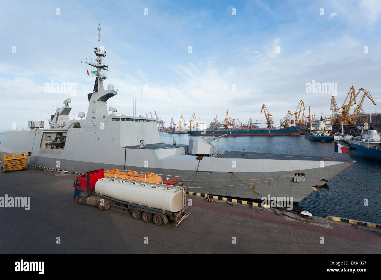 Modern warship hi-res stock photography and images - Alamy