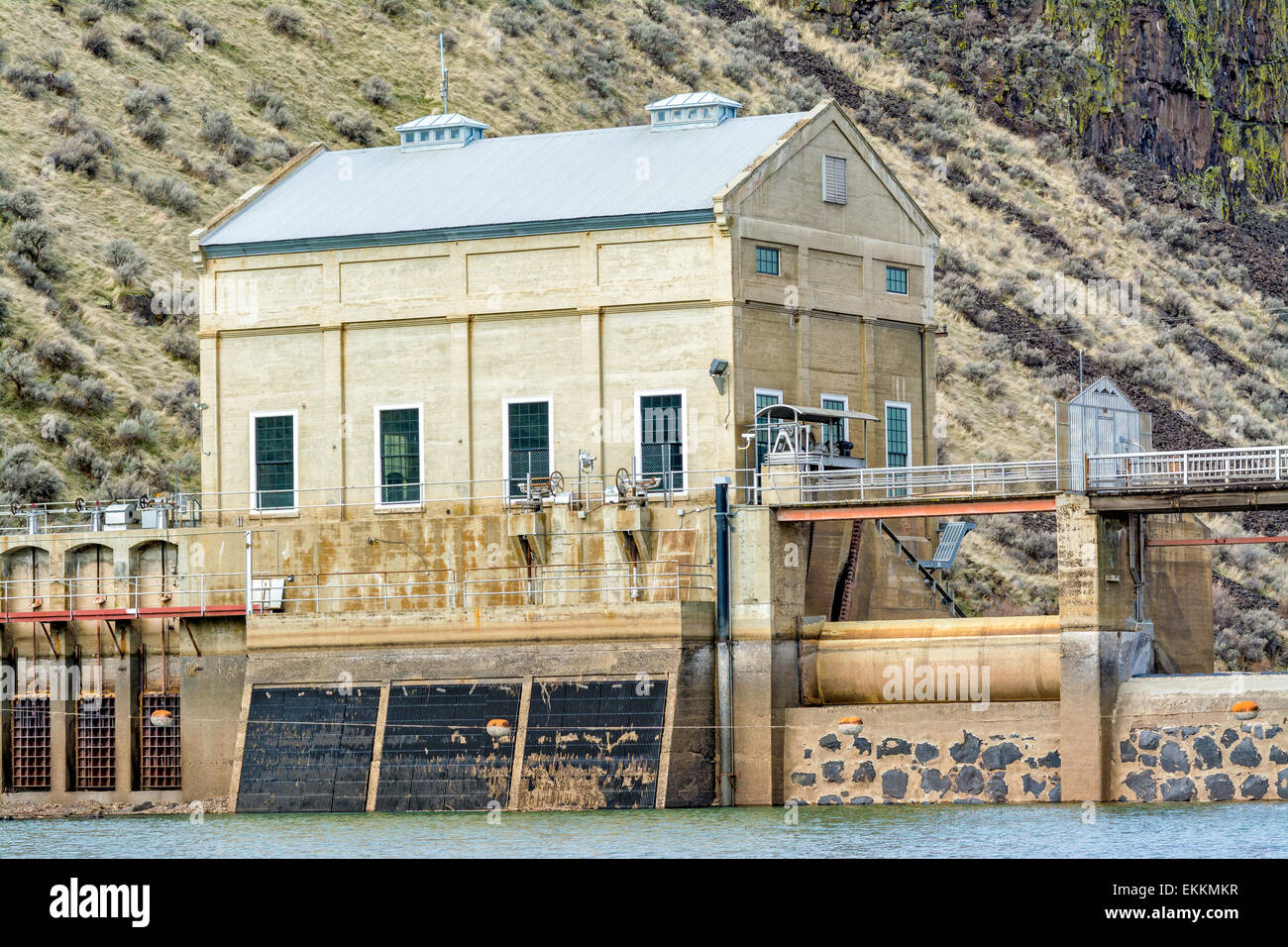 Dam building hi-res stock photography and images - Alamy