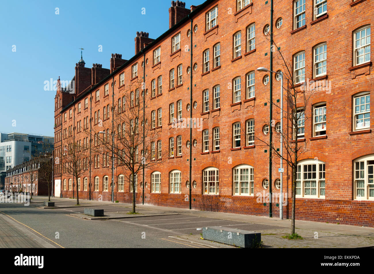 Manchester council flats hi-res stock photography and images - Alamy