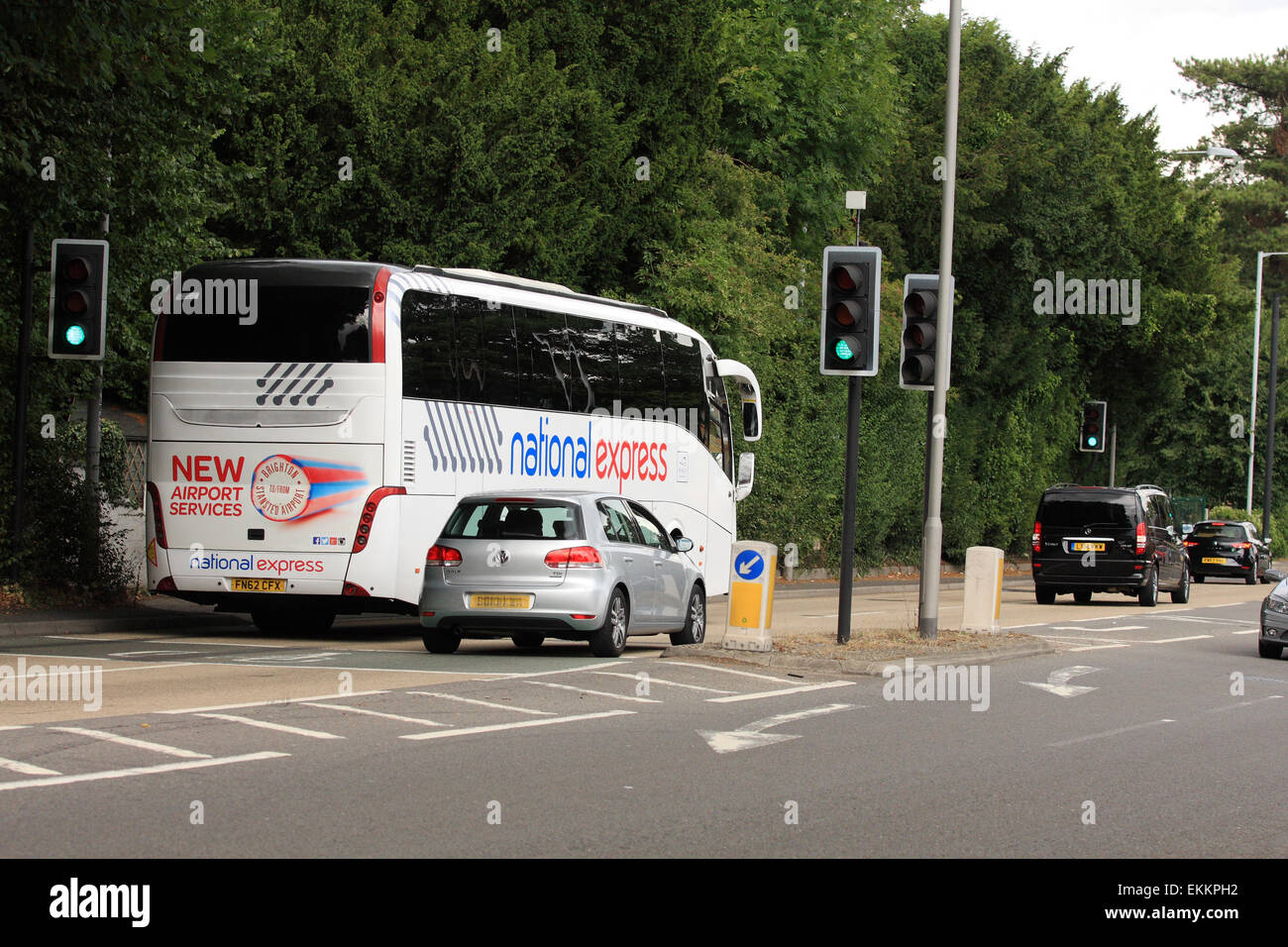 Traffic traveling through a set of traffic lights in Coulsdon, Surrey ...