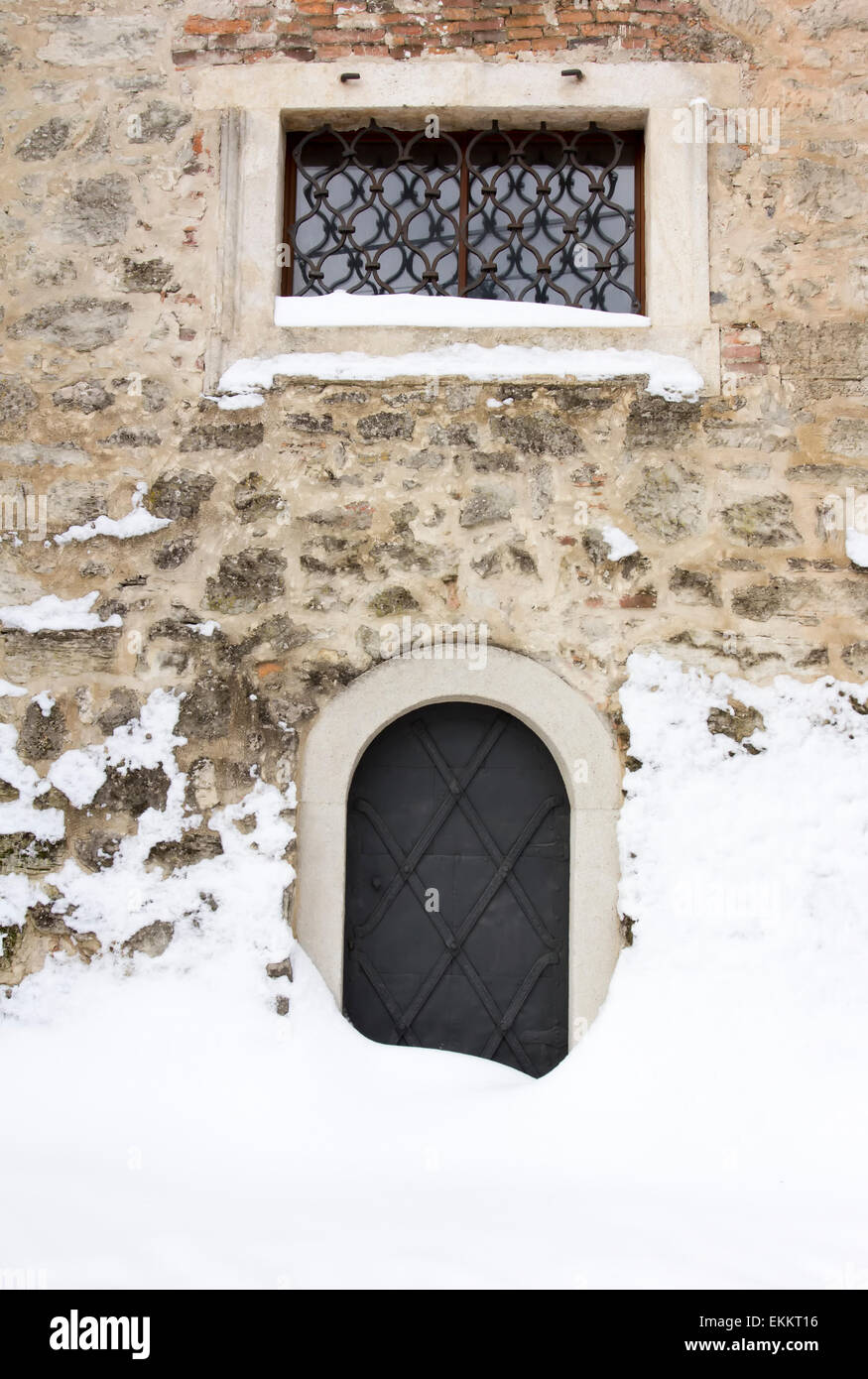 Iron door castle door hi-res stock photography and images - Alamy