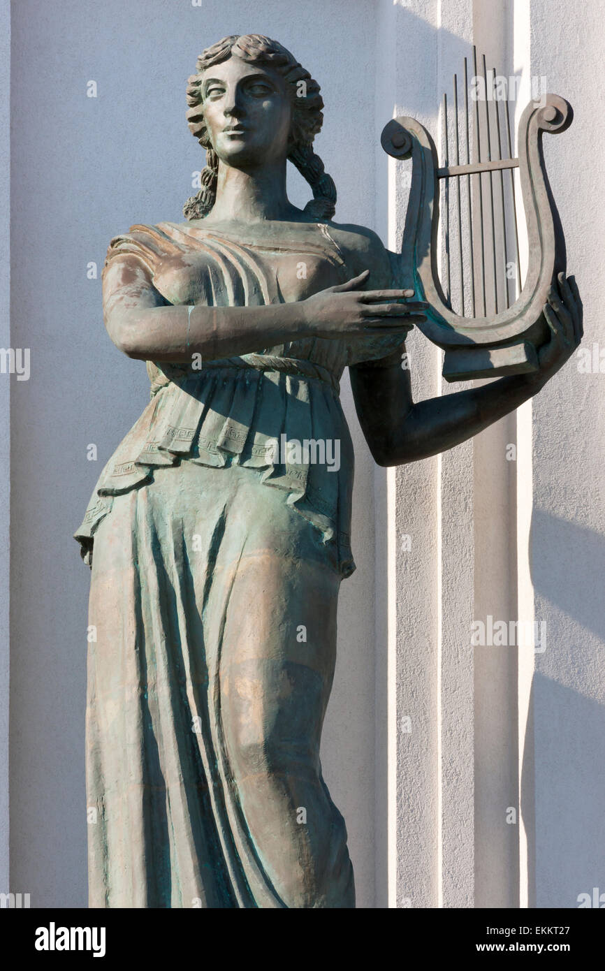 Harp sculpture hi-res stock photography and images - Alamy