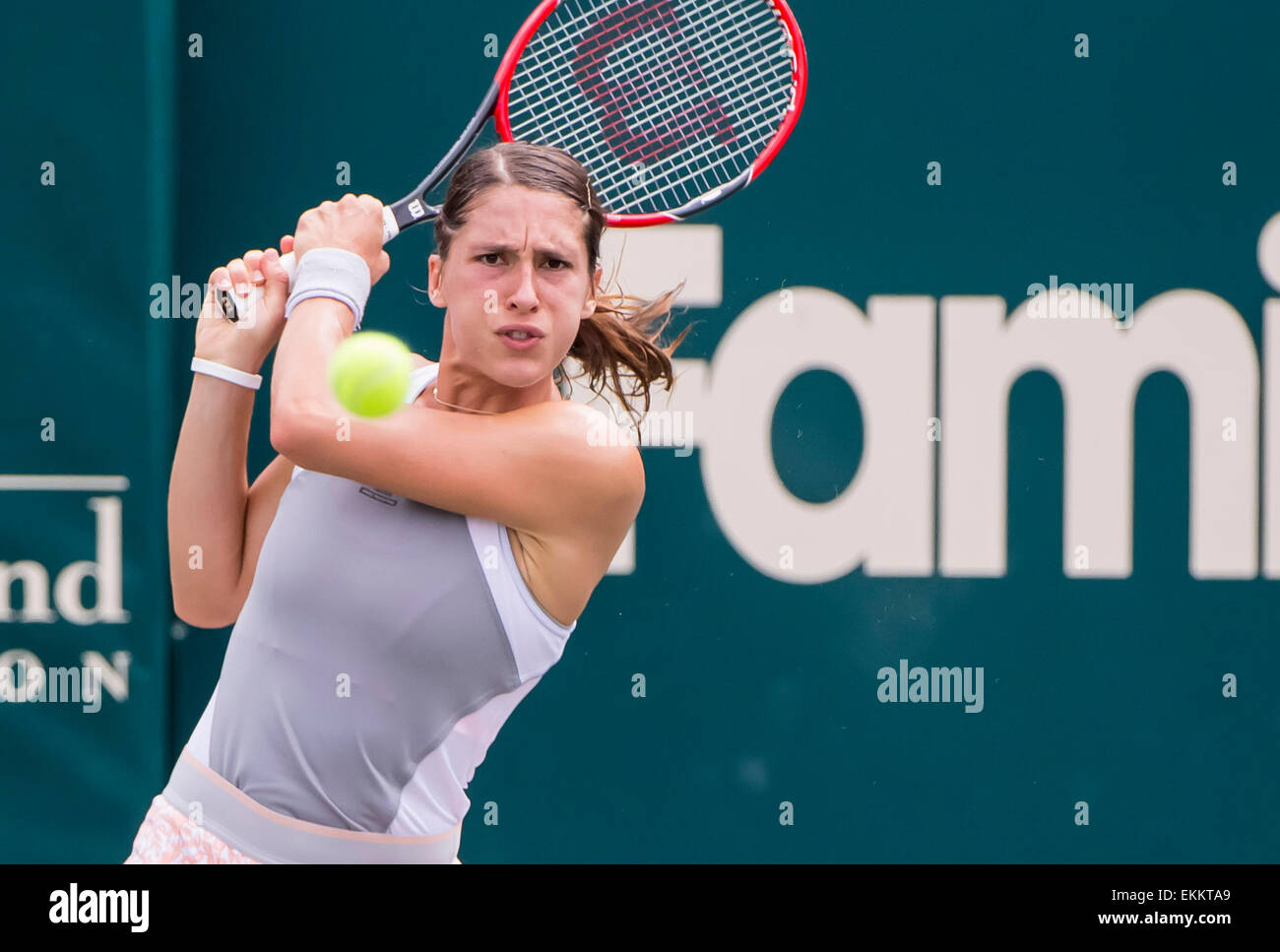 Charleston, SC, USA. 11th Apr, 2015. [3] Andrea Petkovic (GER) returns ...