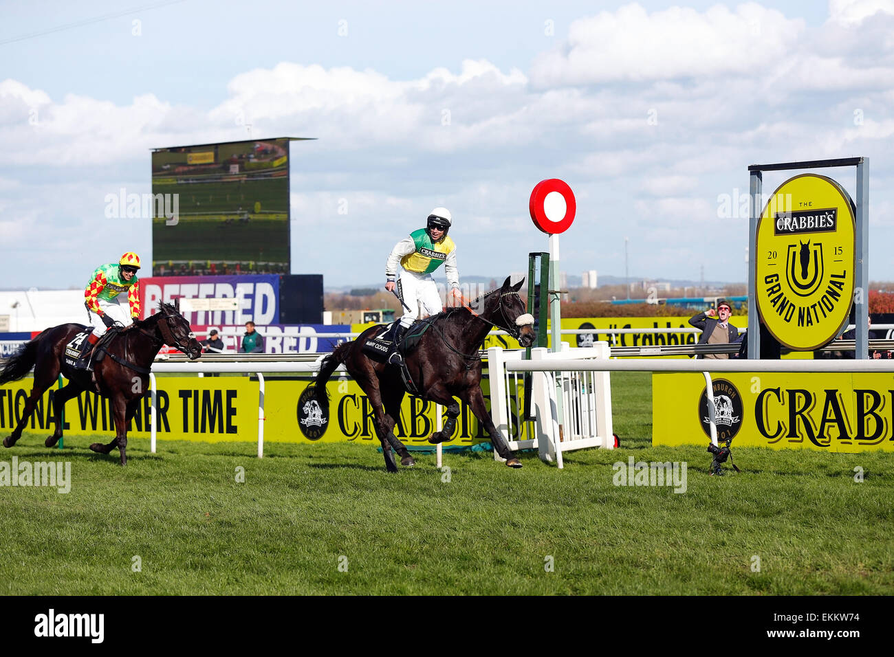 Aintree race hi-res stock photography and images - Alamy