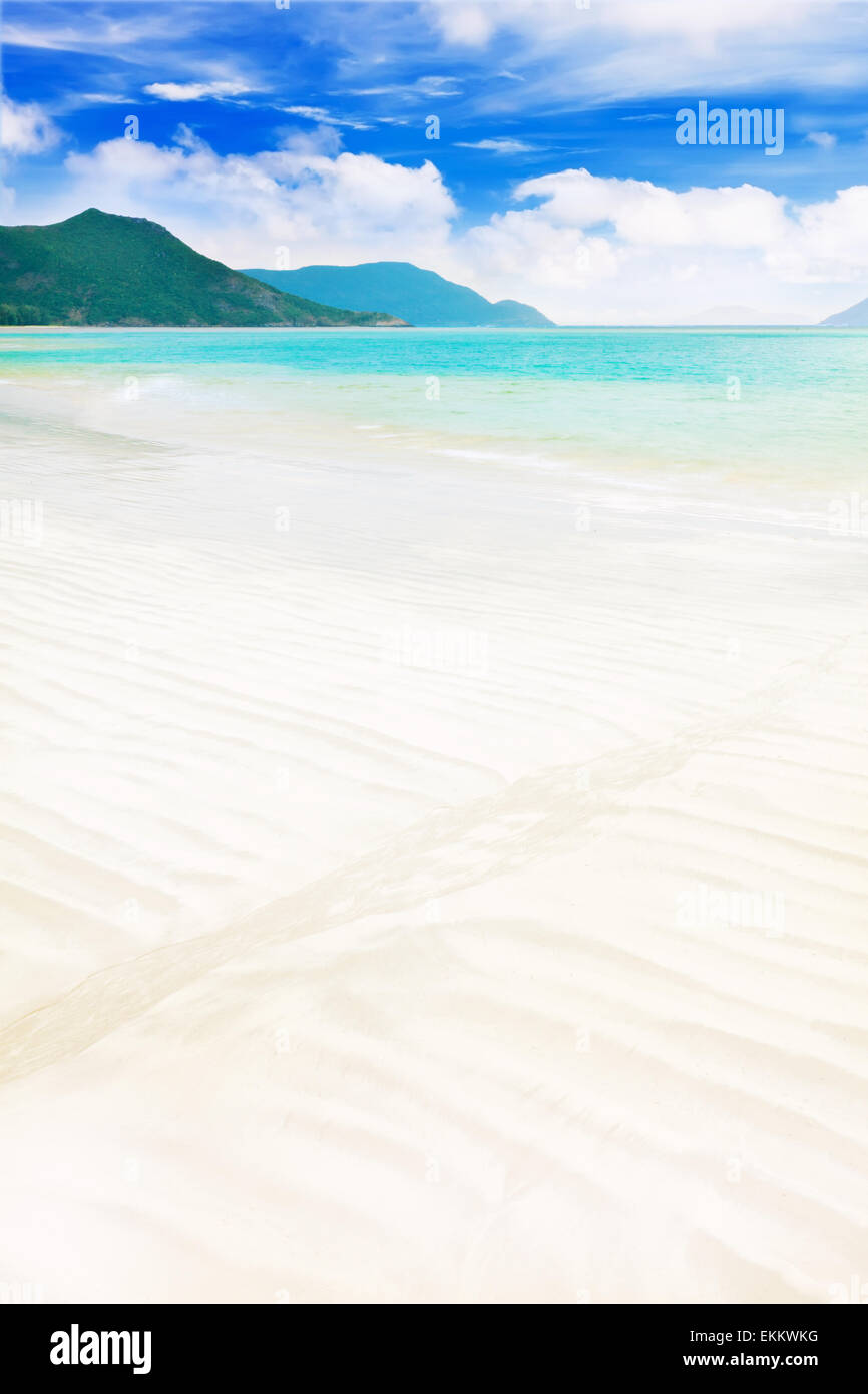 Vertical beautiful scenery beach hi-res stock photography and images ...