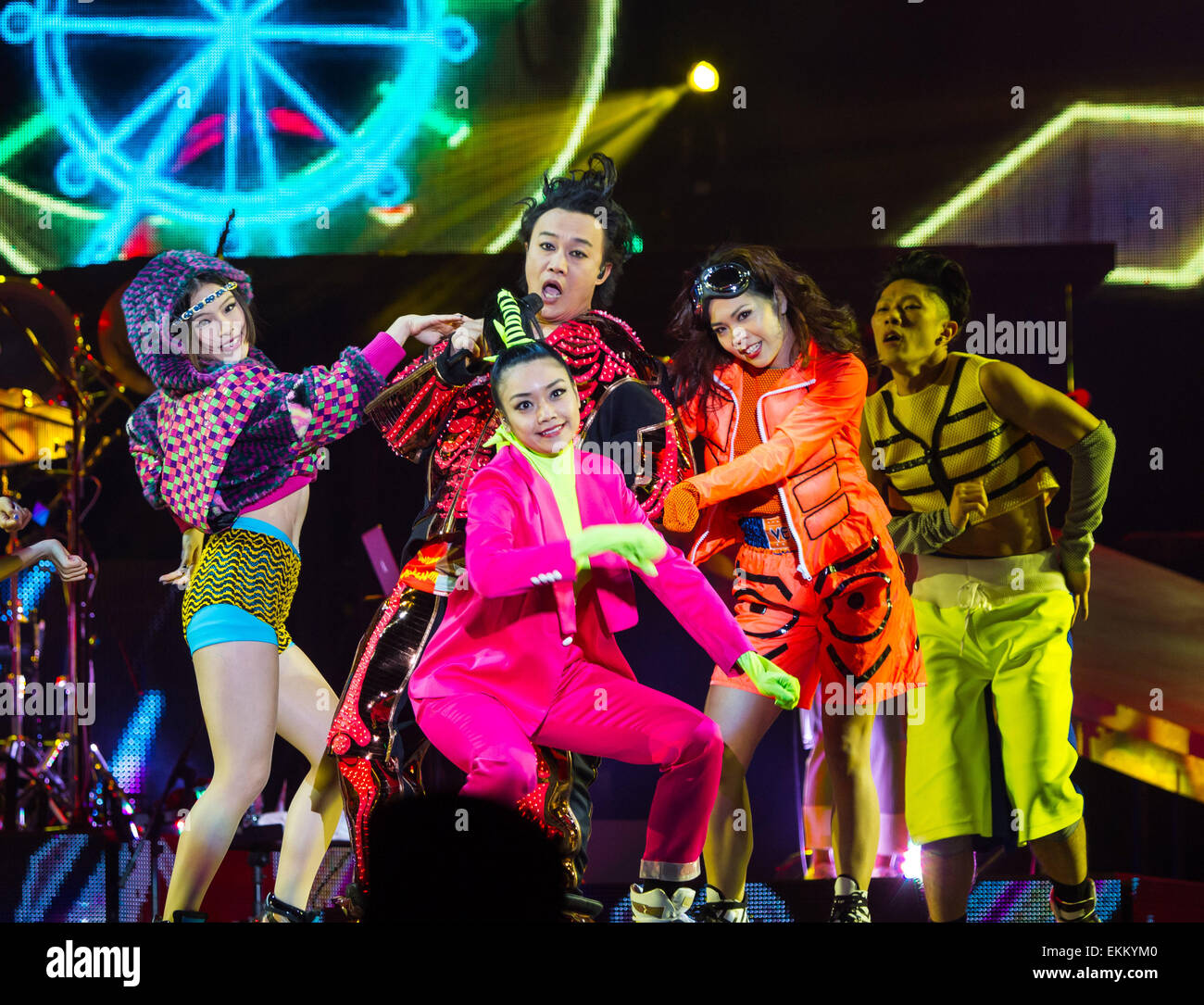 Nanjing, China's Jiangsu Province. 11th Apr, 2015. Singer Eason Chan (C ...