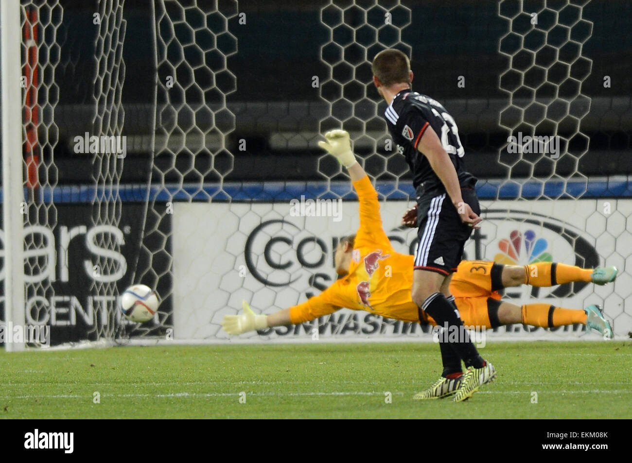 Washington, DC, USA. 11th Apr, 2015. D.C. United midfielder Perry ...