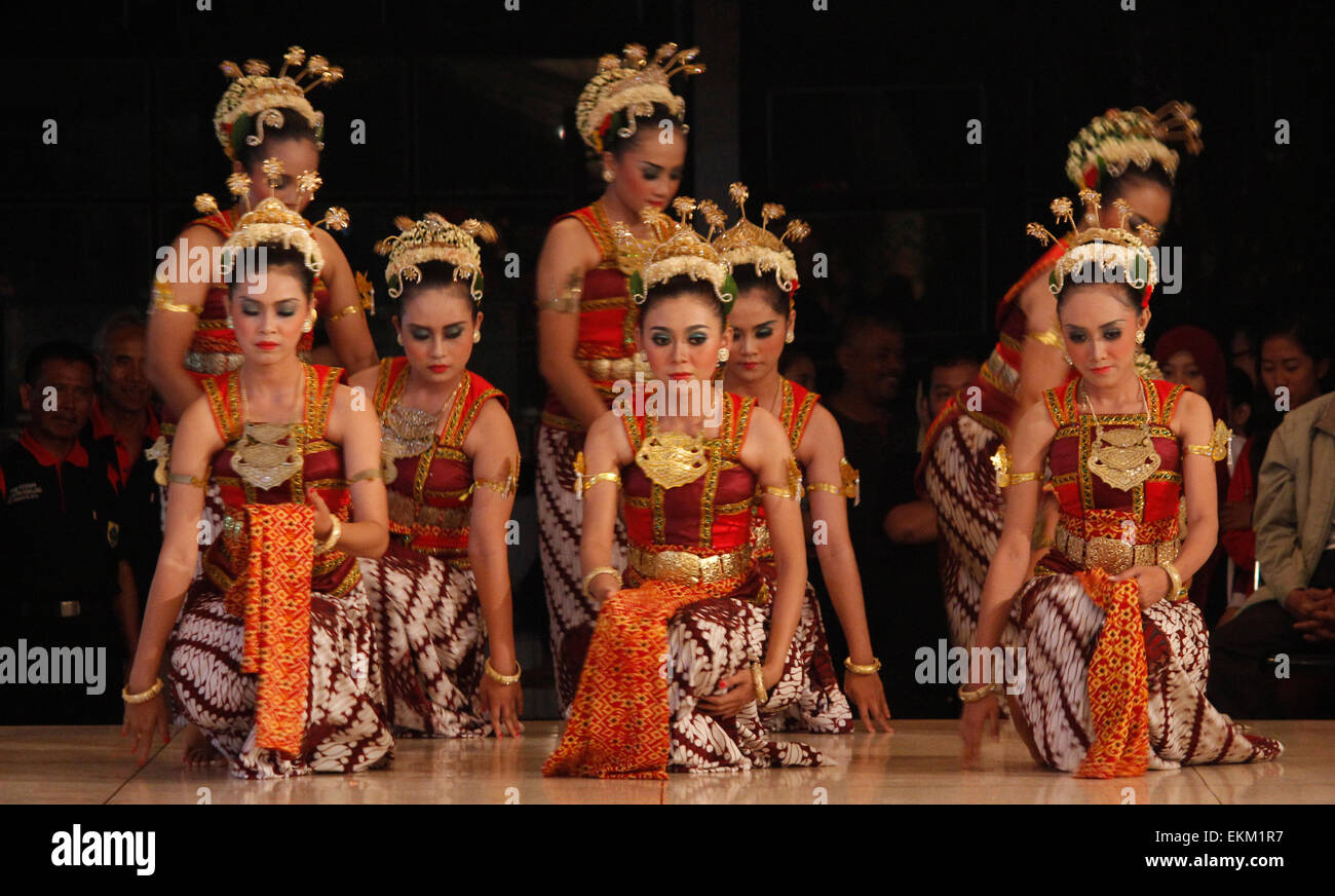 Sekar dance hi-res stock photography and images - Alamy