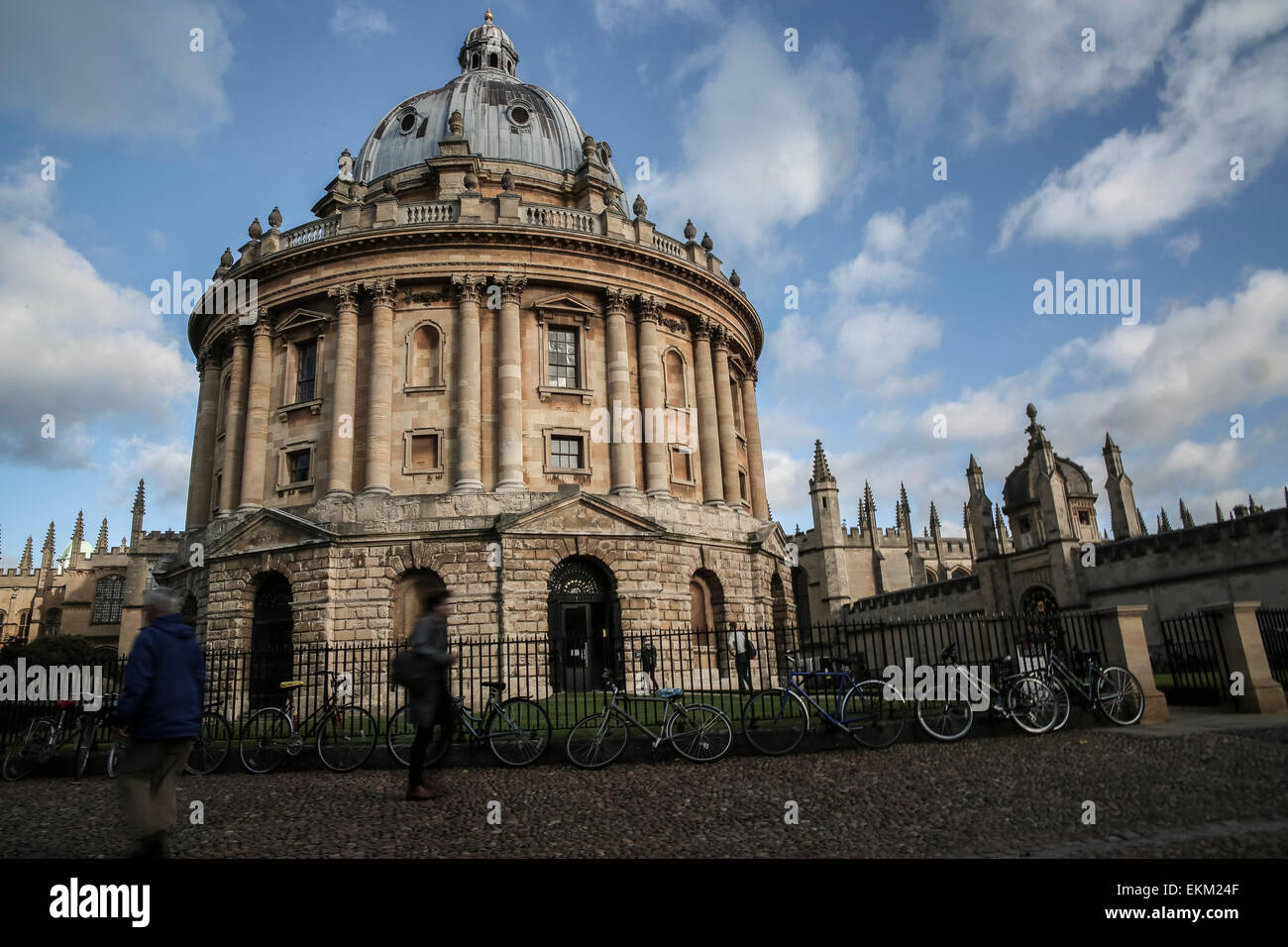 Radcliffe Camera Library in a blue sky Stock Photo - Alamy