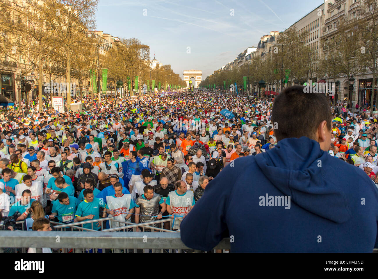 Paris marathon crowd scene men hi-res stock photography and images - Alamy