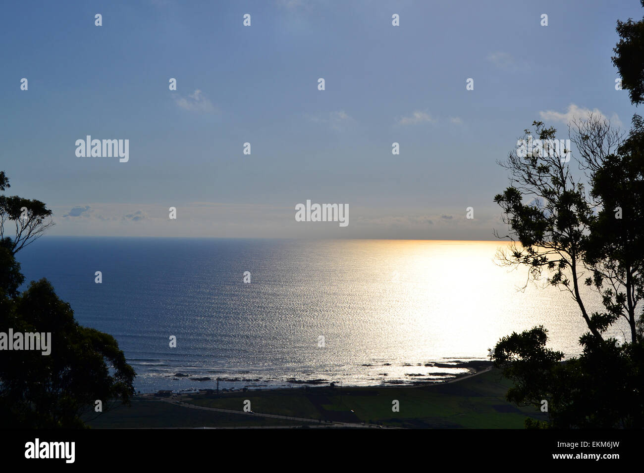 Sun Reflection on the Ocean Stock Photo - Alamy