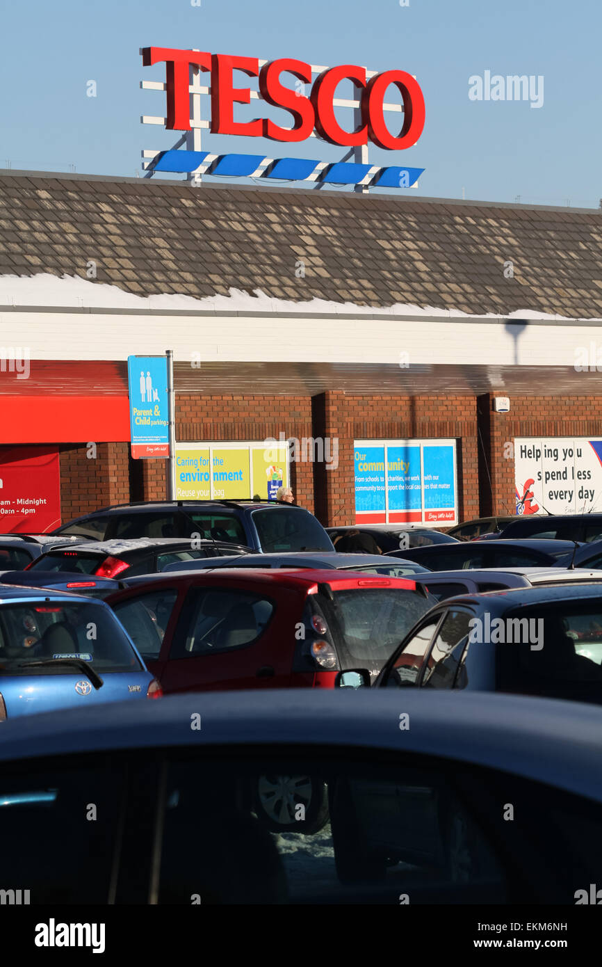 Tesco value shopping hi-res stock photography and images - Alamy