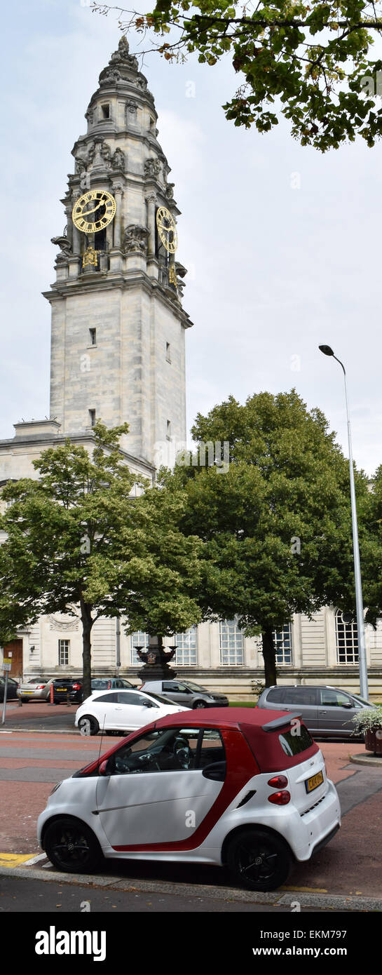 Big car little hi-res stock photography and images - Alamy