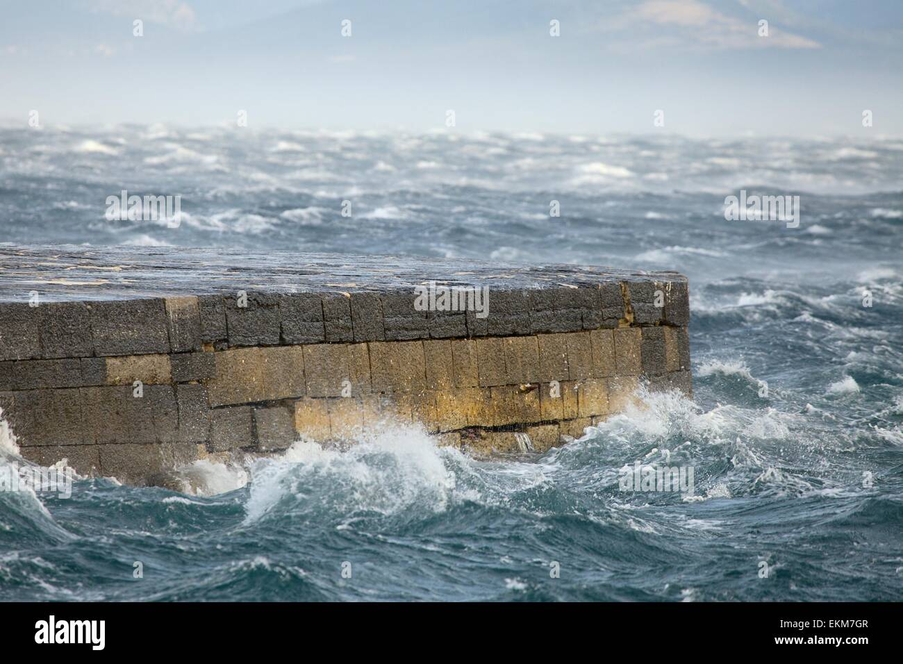 Water surface waves stone hi-res stock photography and images - Alamy