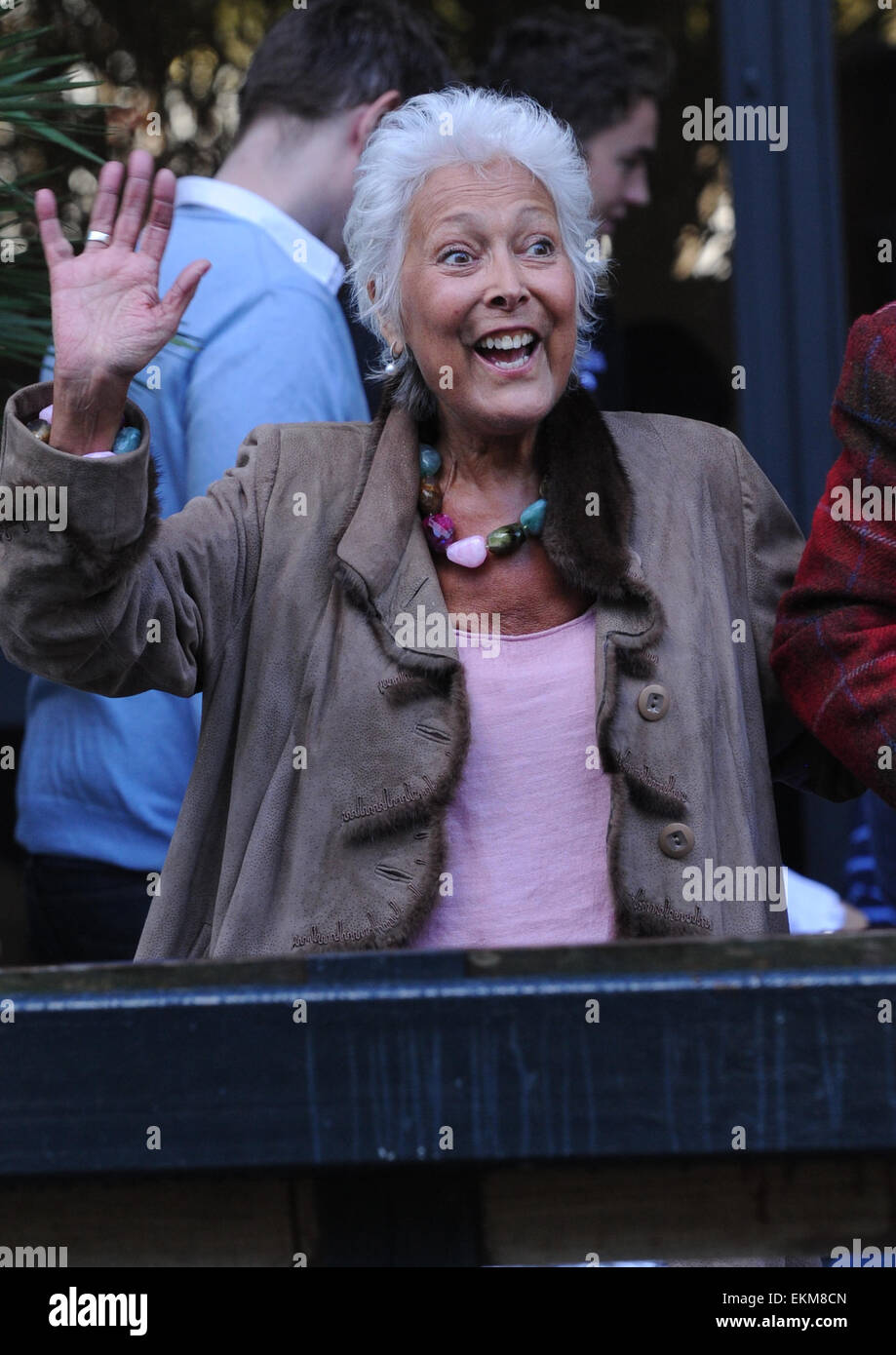 Lynda bellingham hi-res stock photography and images - Alamy
