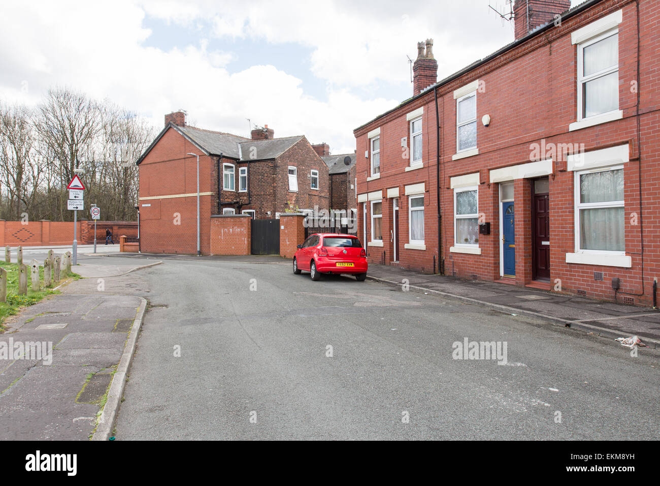 Manchester terraced houses hi-res stock photography and images - Alamy