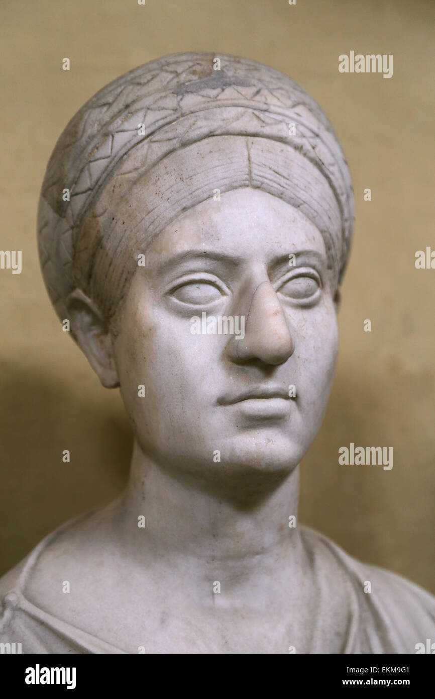 Roman period. Female portrait. Vatican Museums. Chiaramonti Stock Photo ...