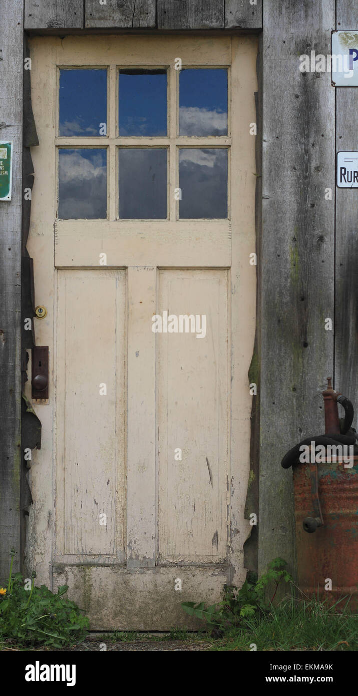 Old vintage door hi-res stock photography and images - Alamy