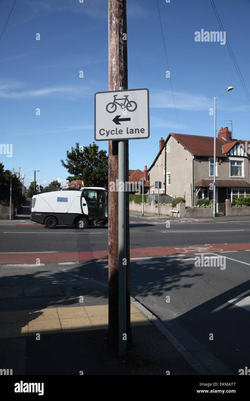 Cycle Track Sign High Resolution Stock Photography and Images - Alamy