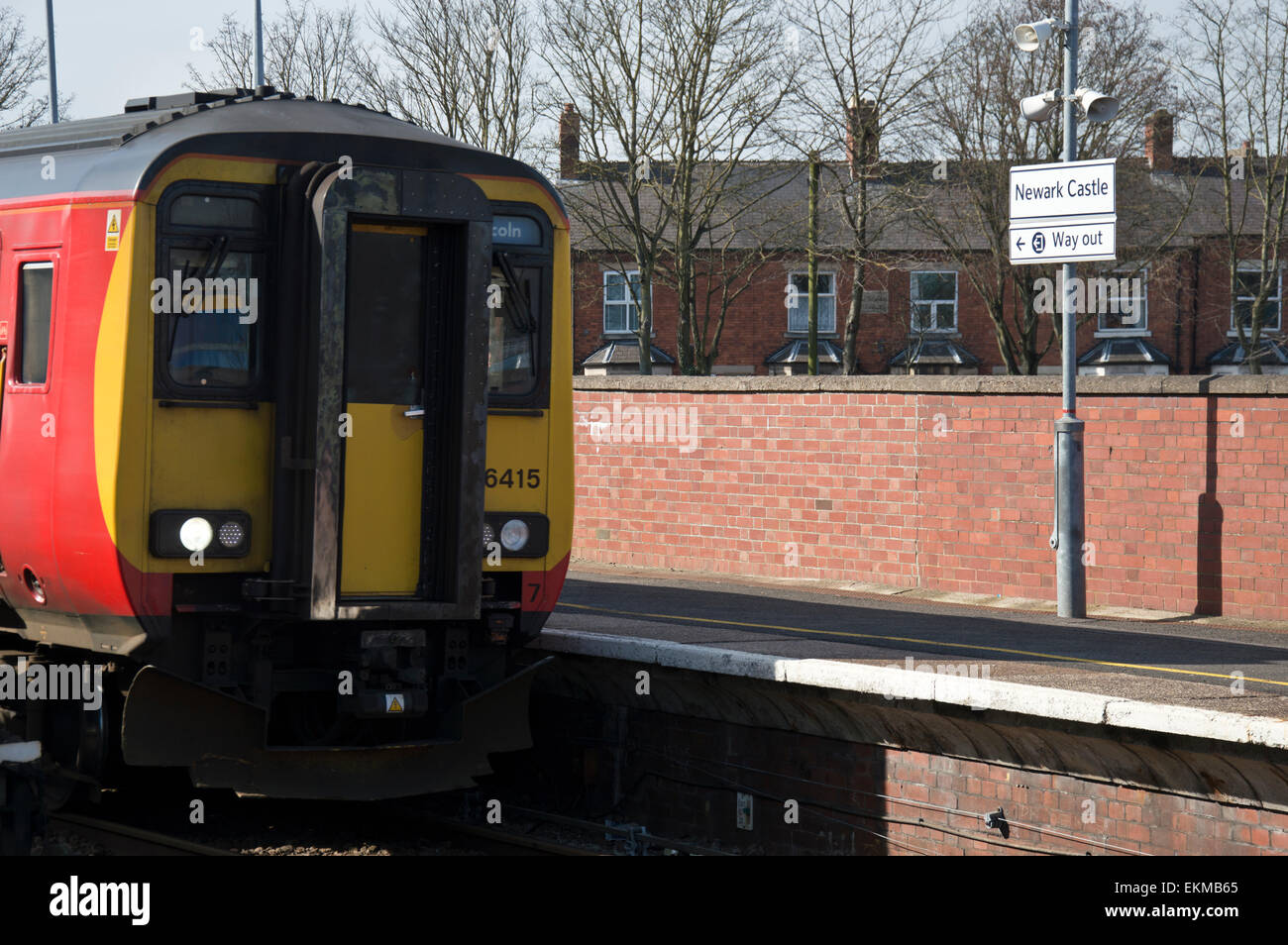 Train entering Newark Castle Railway Station, Newark, Nottinghamshire ...